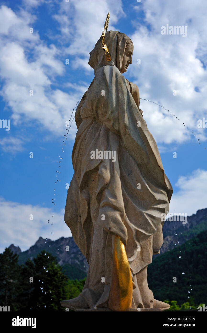 Sculpture two faced hi-res stock photography and images - Alamy