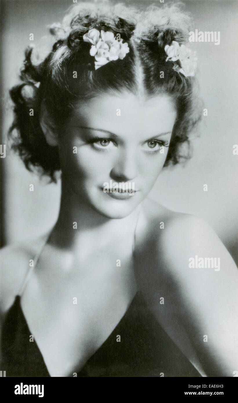 Simone simon actress hi-res stock photography and images - Alamy