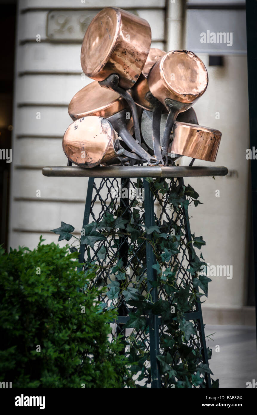 Copper pans hi-res stock photography and images - Alamy