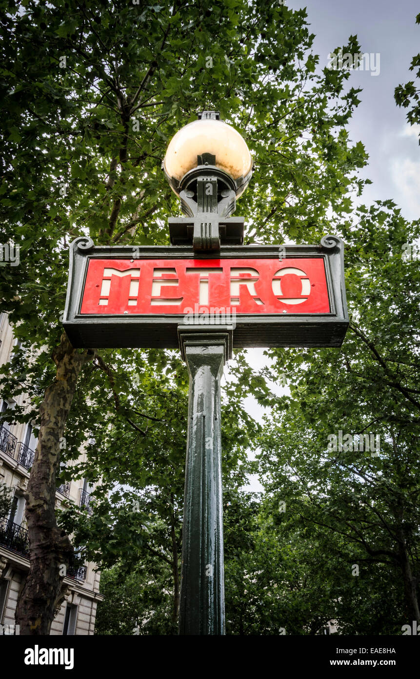 Metro sign for the underground at the Trocadero, Paris Stock Photo - Alamy