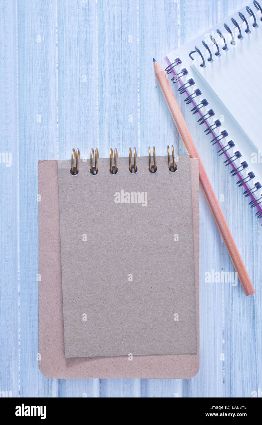 note on a table Stock Photo - Alamy