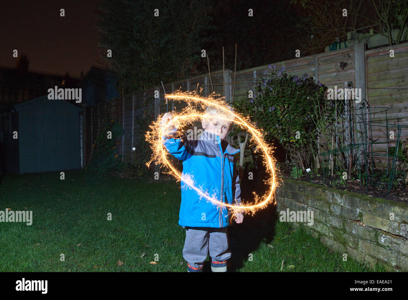 Child sparkler bonfire hi-res stock photography and images - Alamy