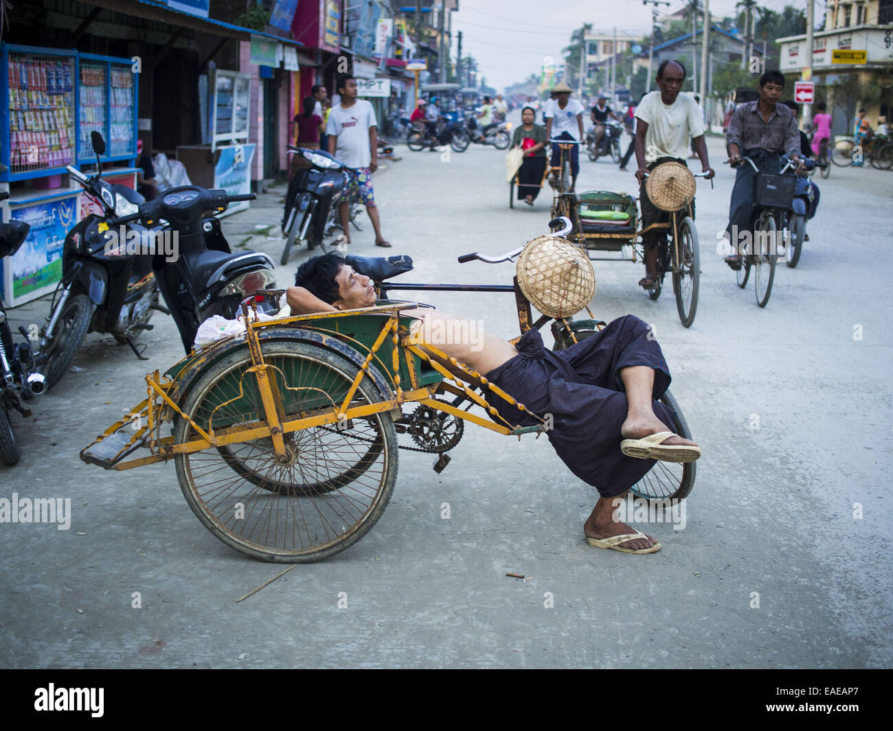 Myanmar rickshaw taxi driver hi-res stock photography and images - Alamy