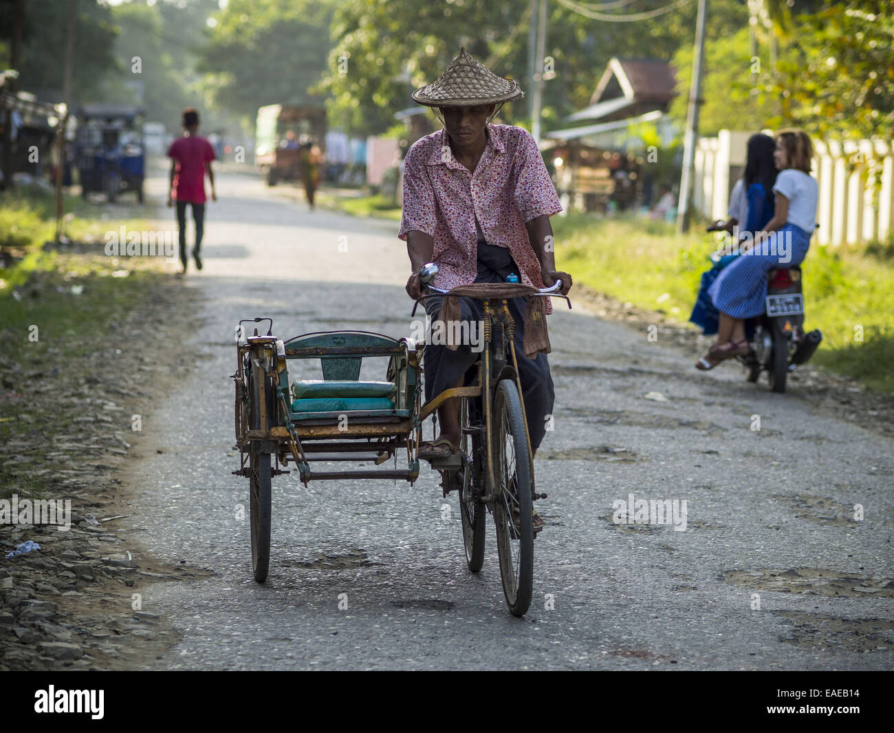 Myanmar rickshaw taxi driver hi-res stock photography and images - Alamy