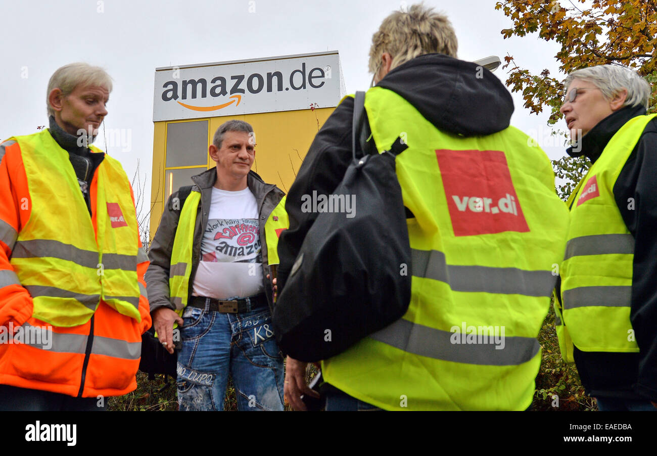 Leipzig, Germany. 13th Nov, 2014. Employees of Amazon strike in front ...