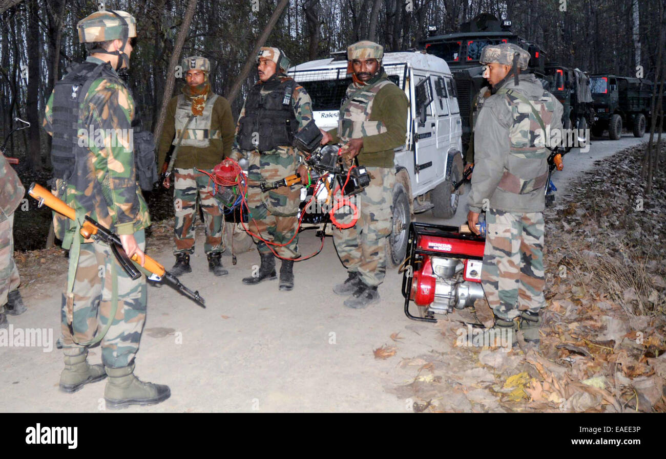 Indian paramilitary police units hi-res stock photography and images ...