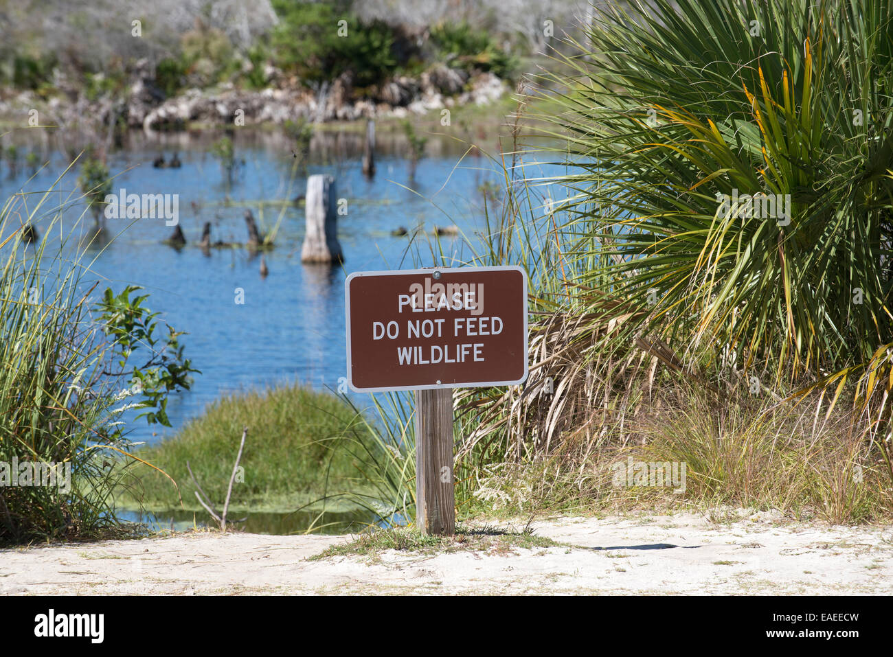 Wildlife warning notice hi-res stock photography and images - Alamy
