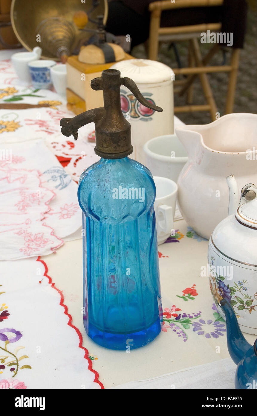 Old soda bottles hi-res stock photography and images - Alamy