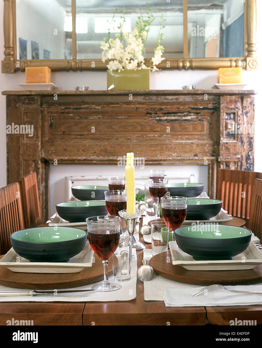 set table for meal Stock Photo - Alamy