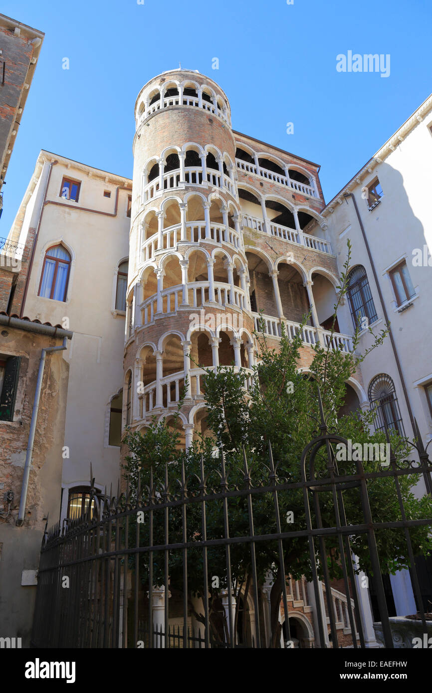The ornate Palazzo Contarini del Bovolo with a spiral staircase in ...