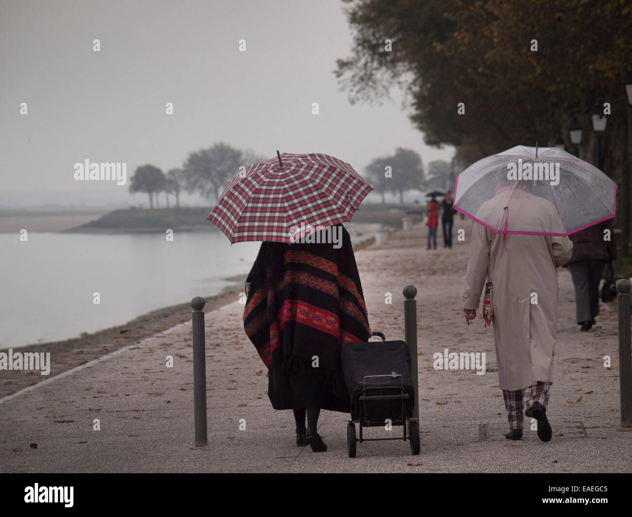 People promenading boardwalk hi-res stock photography and images - Alamy