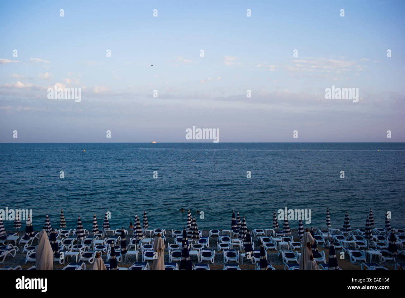 Nice chairs hi-res stock photography and images - Alamy