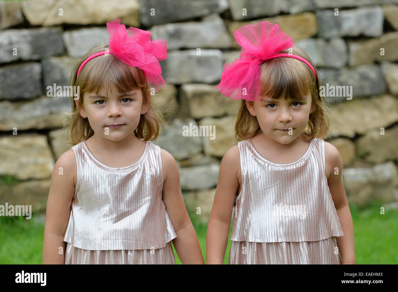 'Twins, girls Photo: Frank May Stock Photo - Alamy