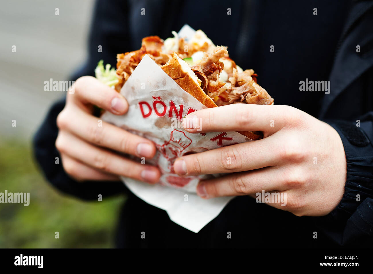 Eat nourishment food doner kebab kebap bread salad meat lif hi-res ...