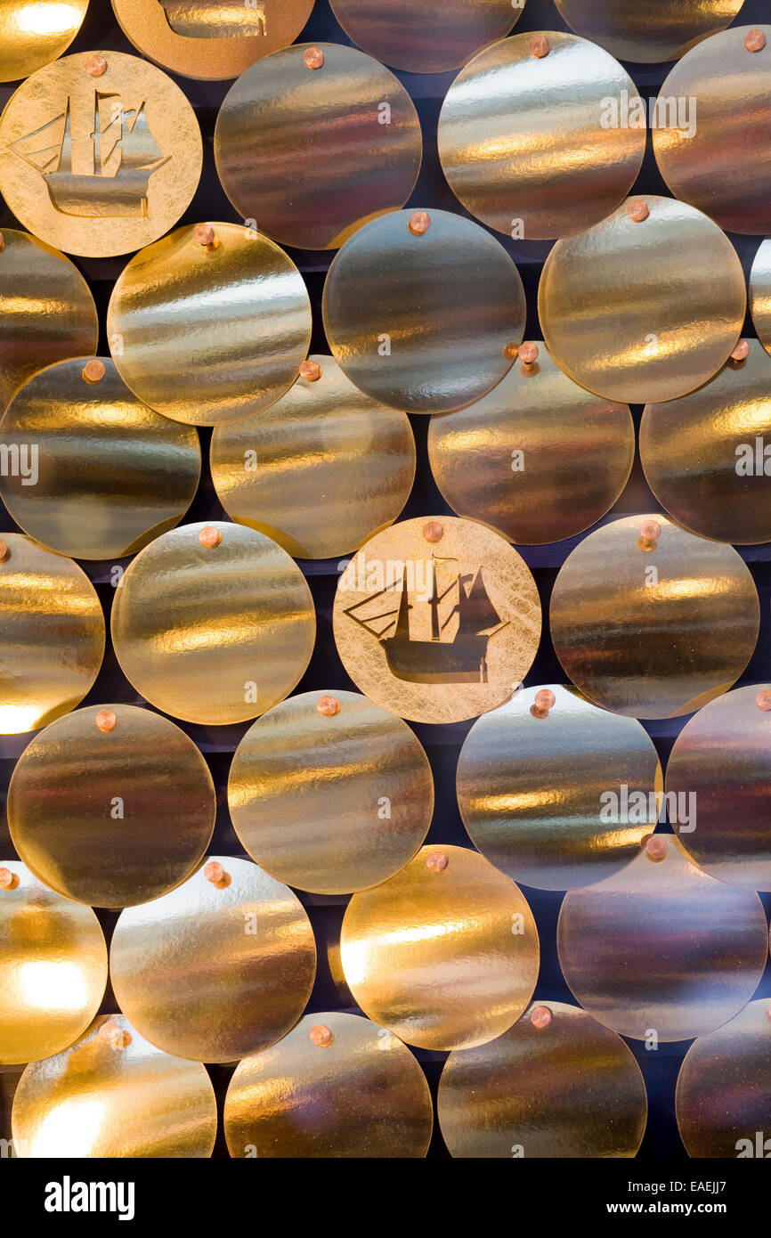 Shop window Display "Ships Bullion Stock Photo - Alamy