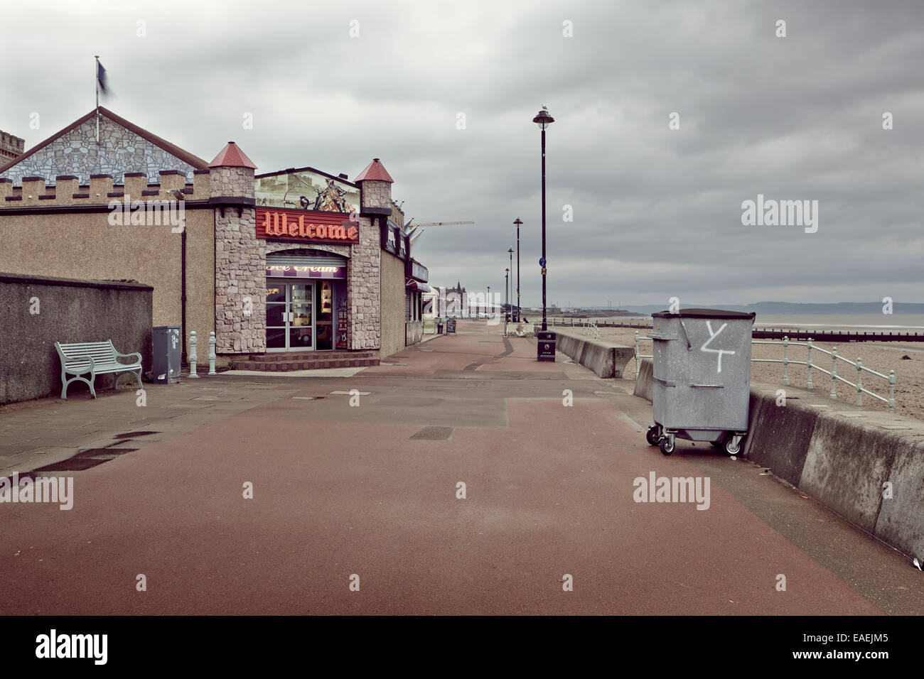 Empty lonely hi-res stock photography and images - Alamy