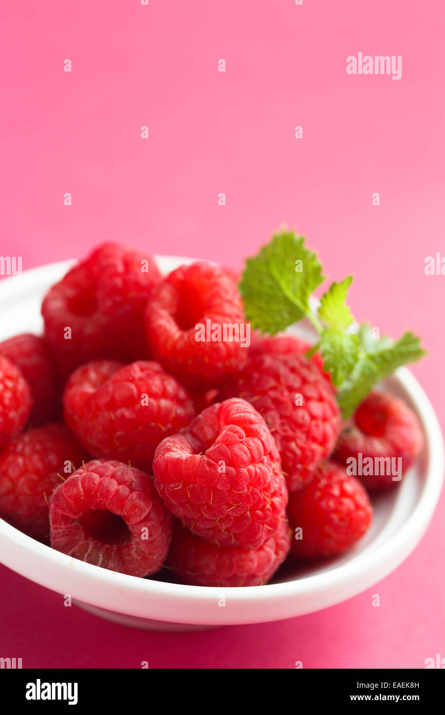 Raspberry raspberry raspberry raspberry basket hi-res stock photography ...