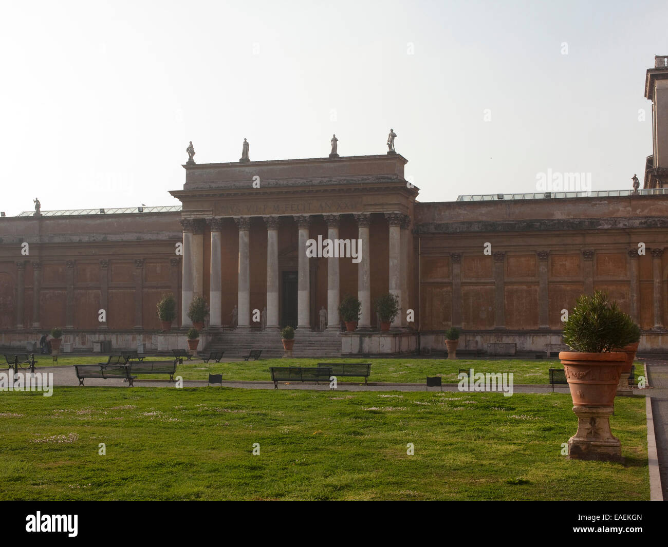 Courtyard of the vatican hi-res stock photography and images - Alamy