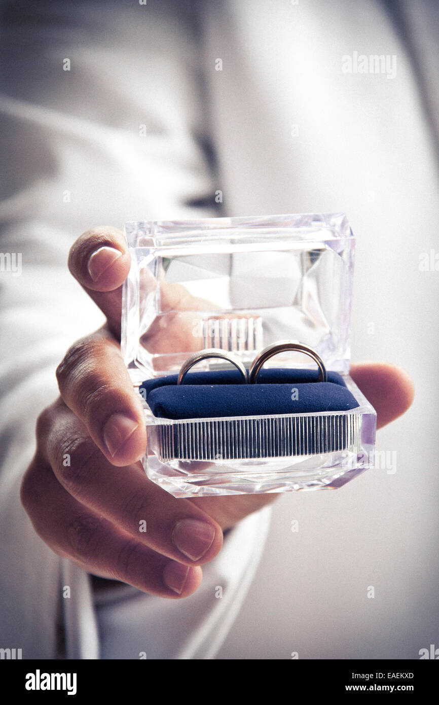 Party rings hi-res stock photography and images - Alamy