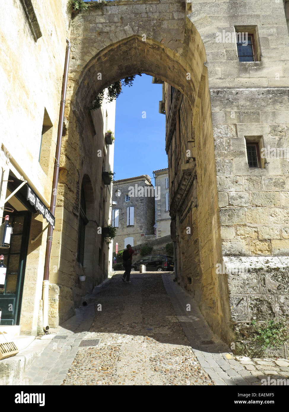 Gate and House de la Cadene at Rue de Cadene, St Emilion, Bordeaux ...
