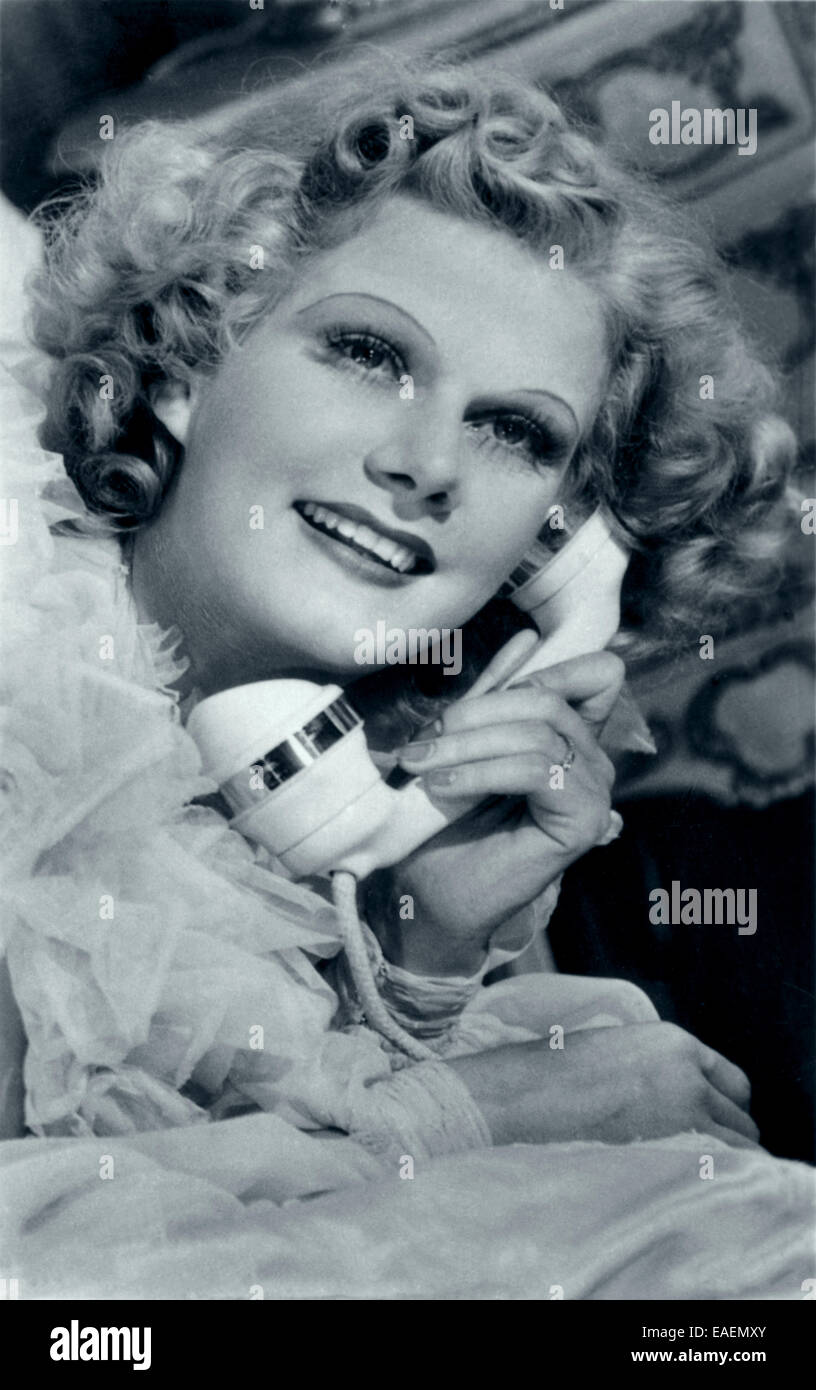 Jean Harlow from a 1930s Ross Verlag card Stock Photo - Alamy