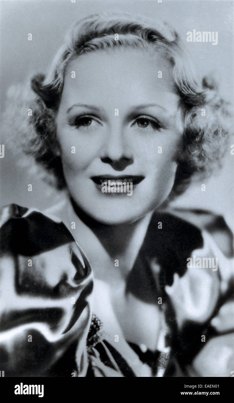 Gloria Stuart from a 1930s Ross Verlag card Stock Photo - Alamy