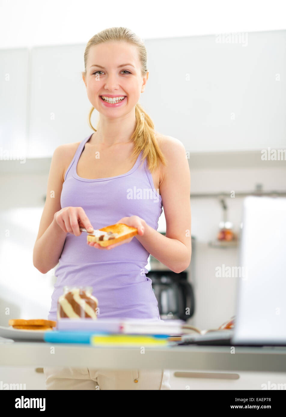 Self toast hi-res stock photography and images - Alamy