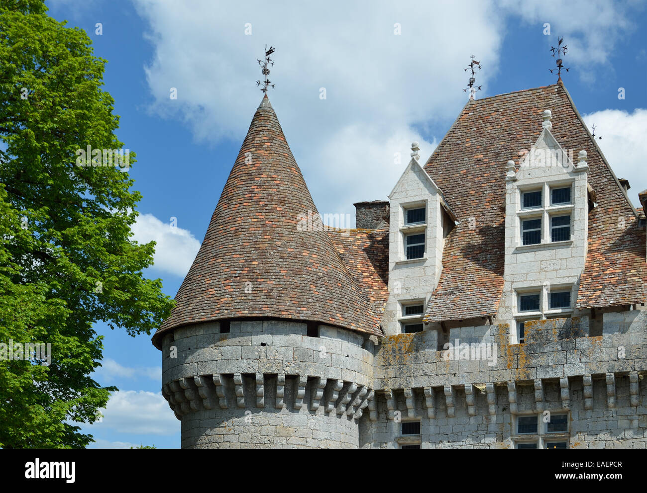Monbazillac castle hi-res stock photography and images - Alamy