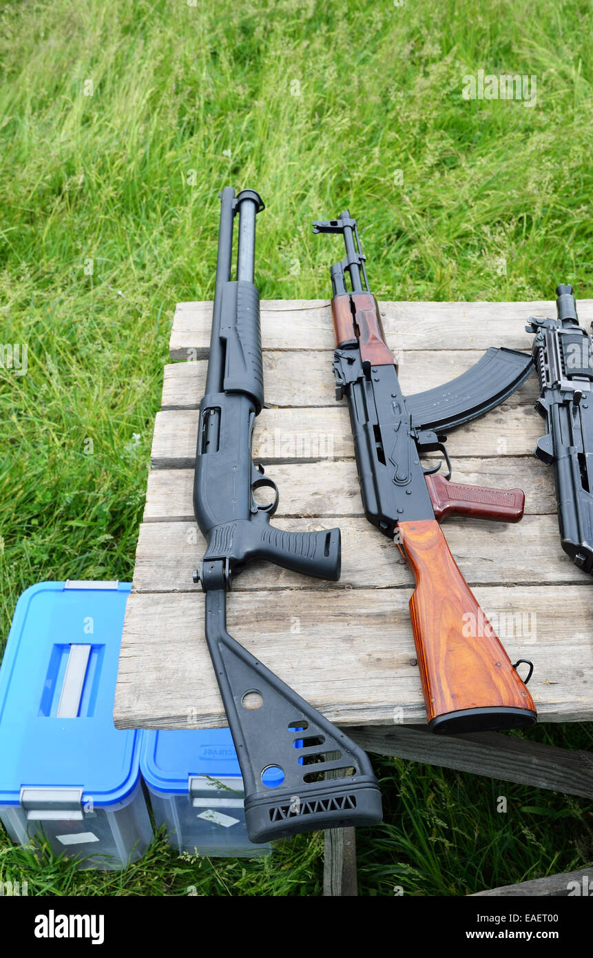 Handguns hi-res stock photography and images - Alamy