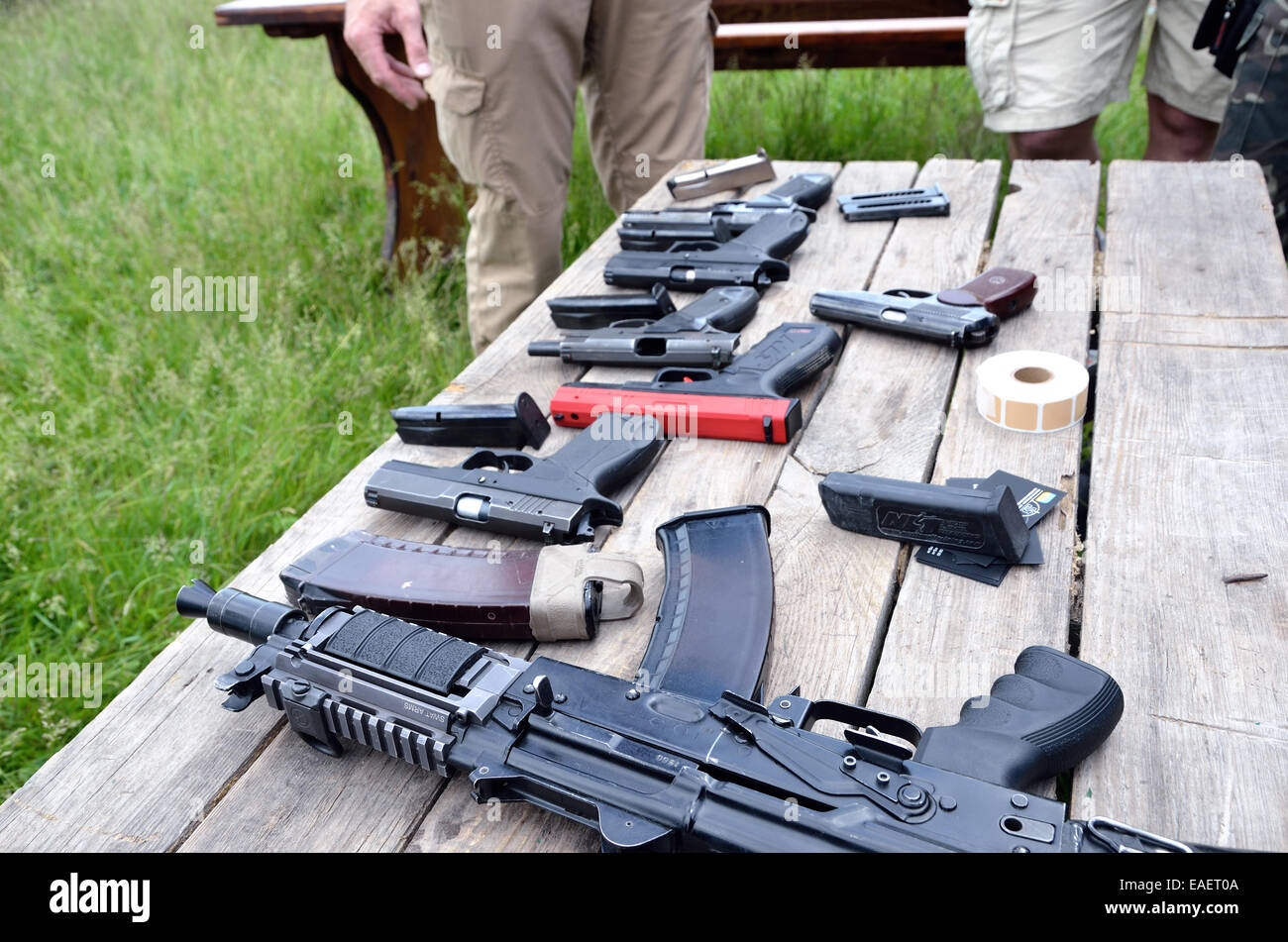 Tommy guns hi-res stock photography and images - Alamy