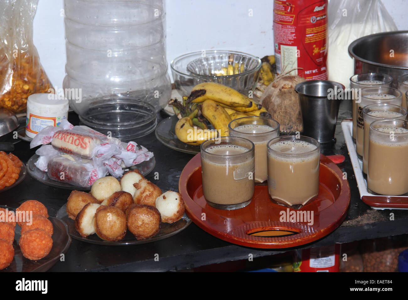 Tea snacks hi-res stock photography and images - Alamy