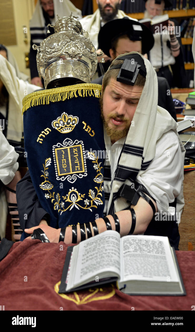 Jewish silver torah hi-res stock photography and images - Alamy