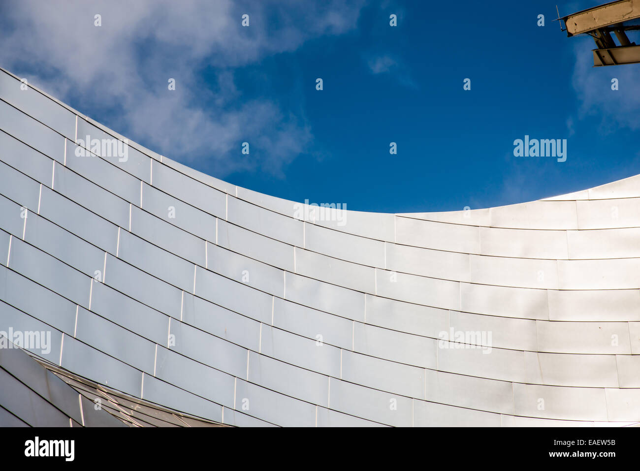 Chicago Skyline Amphitheater In Millennium Park Stock Photo - Alamy