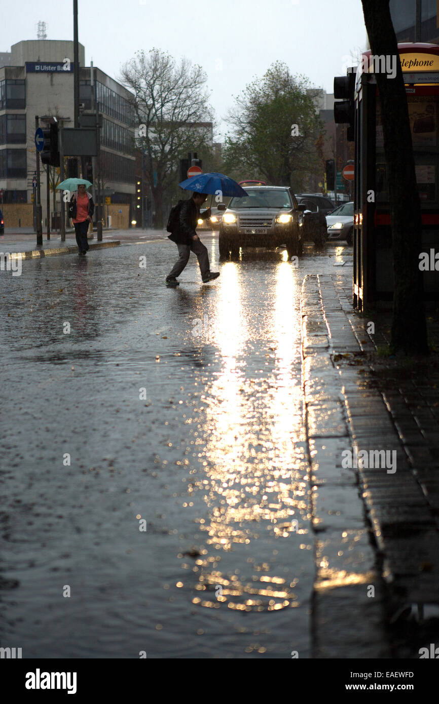 Shaftsbury Square, Belfast, UK 13th November. Torrential rain falls in ...