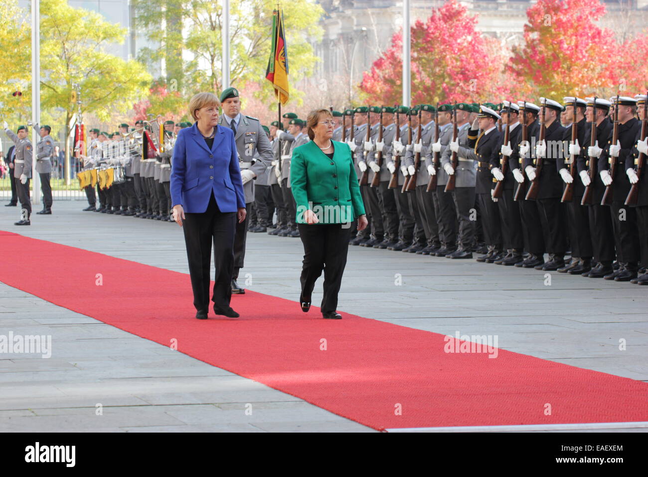Angela Merkel and Michelle Bachelet receive military honors during ...