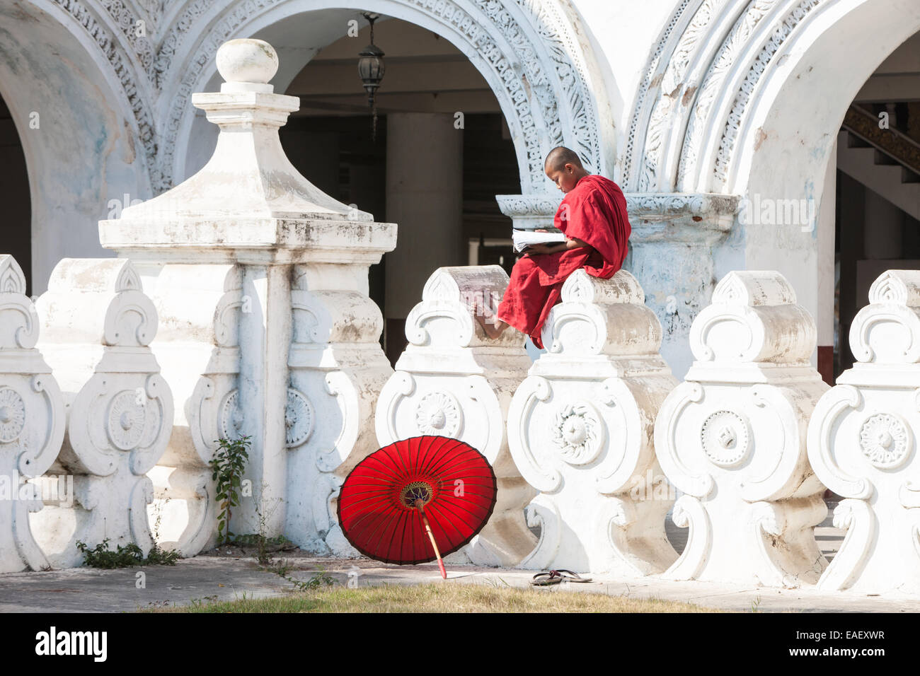 Novice Monks In White Robes High Resolution Stock Photography and ...