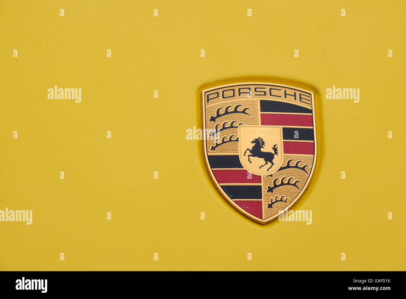 Porsche logo hi-res stock photography and images - Alamy