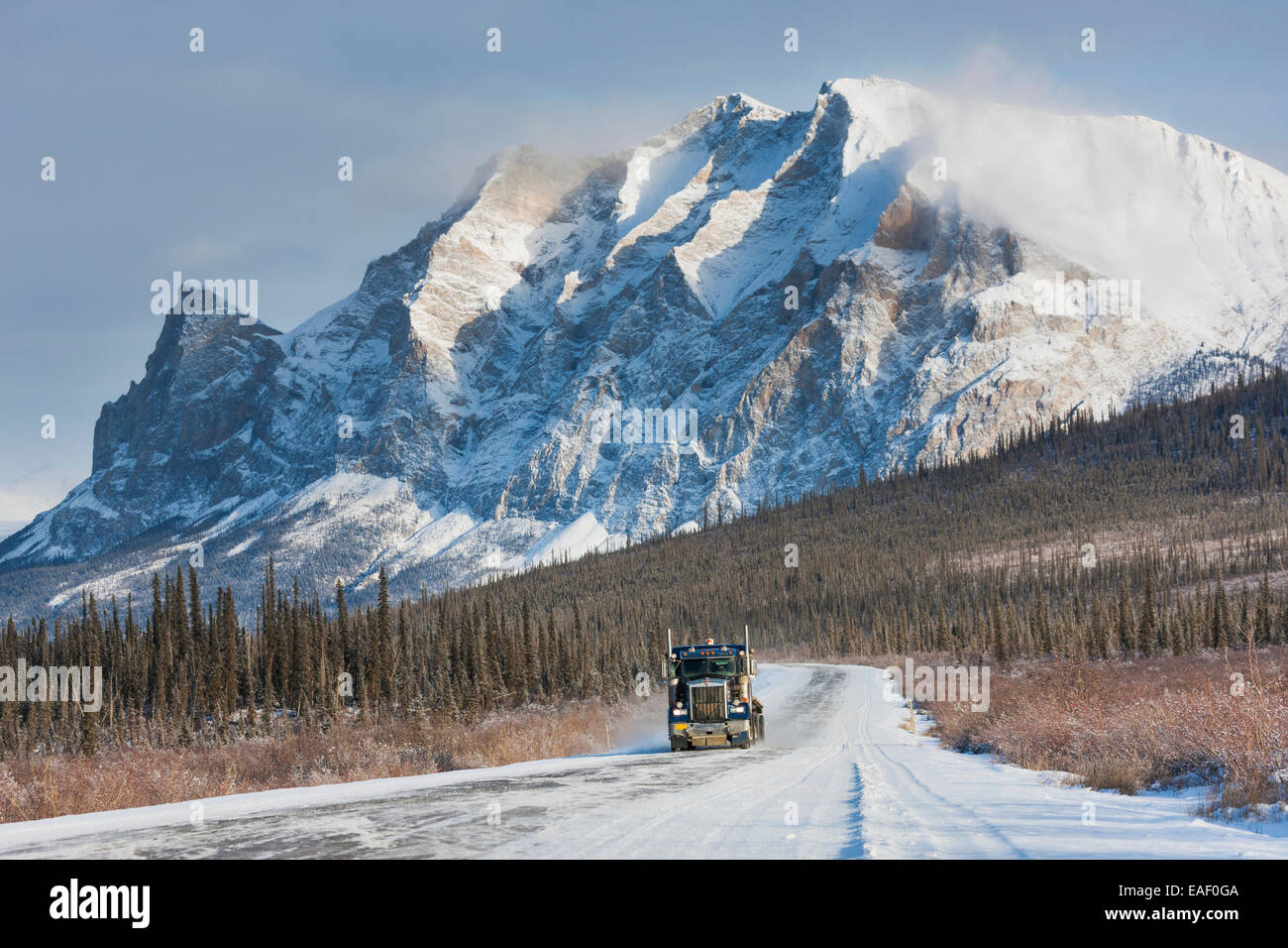 Sukakpak mountain road hi-res stock photography and images - Alamy