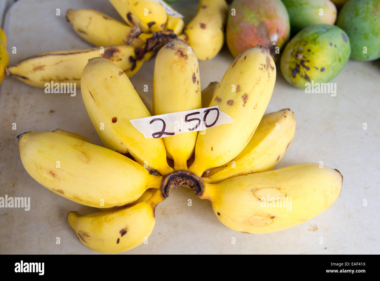 Bananas on sale usa hi-res stock photography and images - Alamy