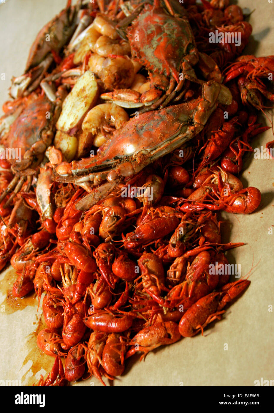 Crawfish and crabs boiled Stock Photo - Alamy