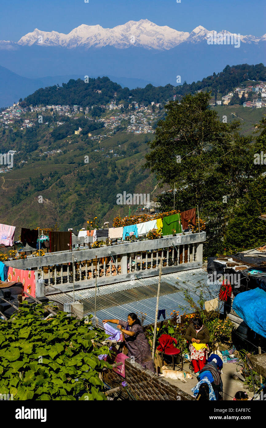Tiger hill darjeeling hi-res stock photography and images - Alamy