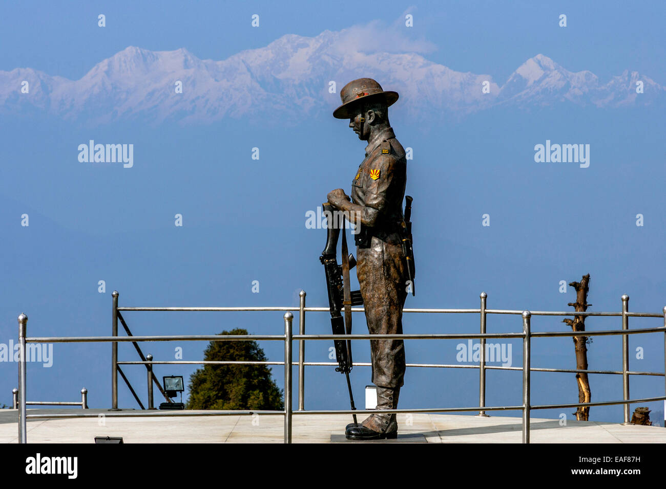 The gurkha soldier statue hi-res stock photography and images - Alamy