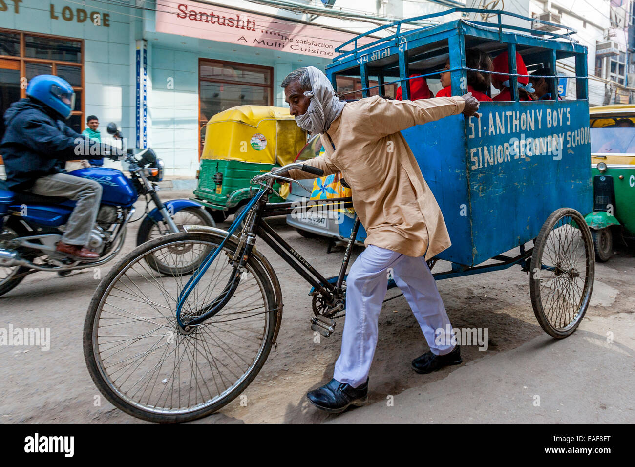 Transport taxi rickshaw school children delhi hi-res stock photography ...