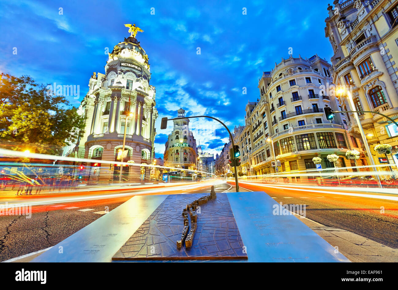 Madrid gran via metropolis building hi-res stock photography and images ...