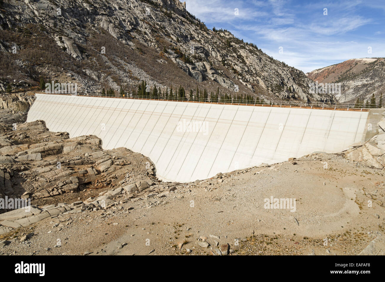Empty dam hi-res stock photography and images - Alamy