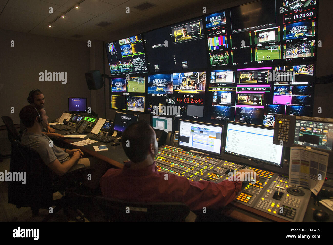 Warner cable sportsnet hi-res stock photography and images - Alamy
