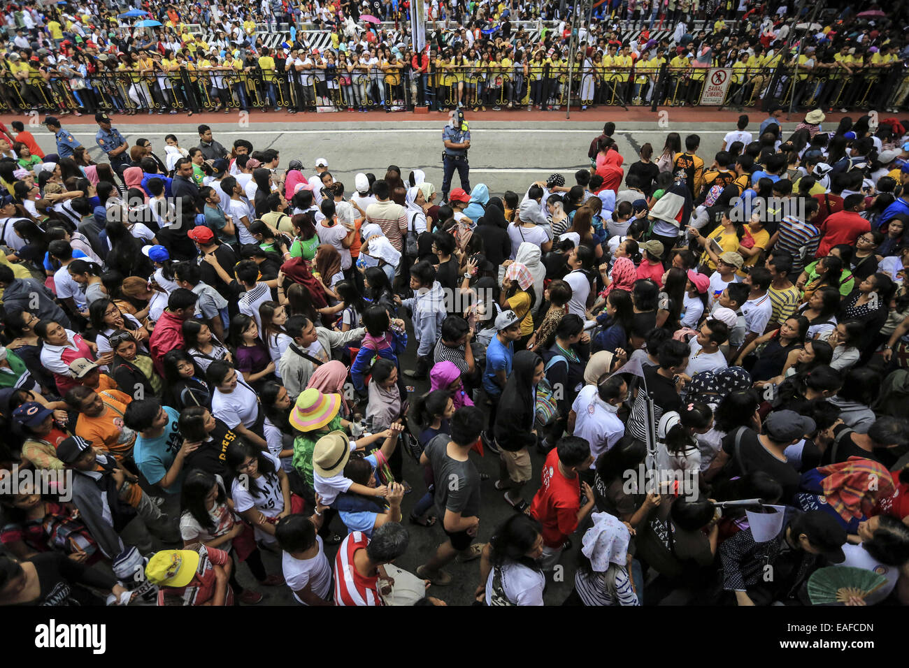 Manila, Philippines. 18th Jan, 2015. Huge crowds gathering in ...