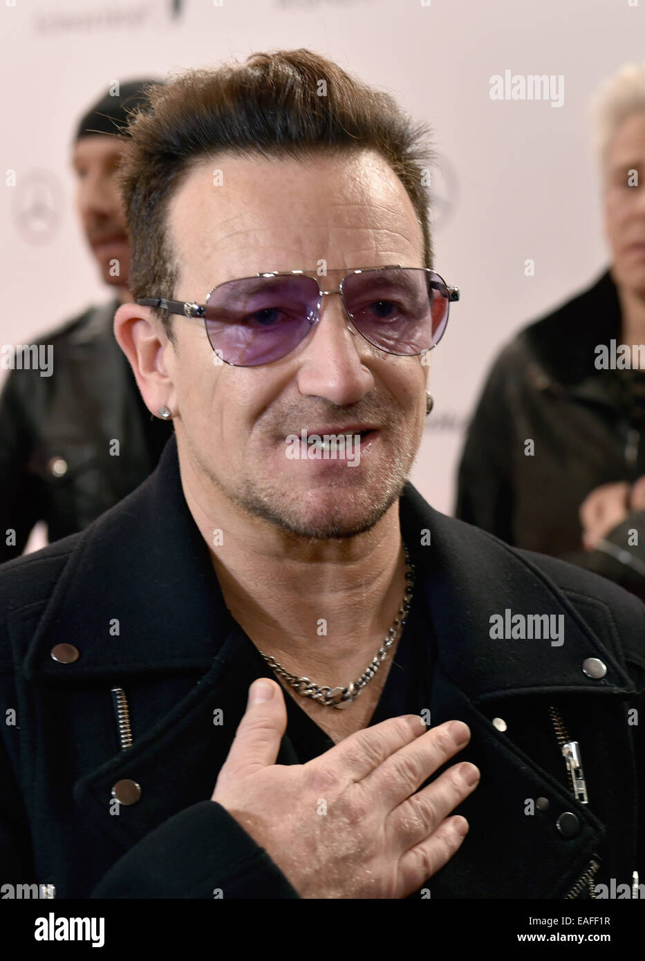 Bono singer irish rock band hi-res stock photography and images - Alamy