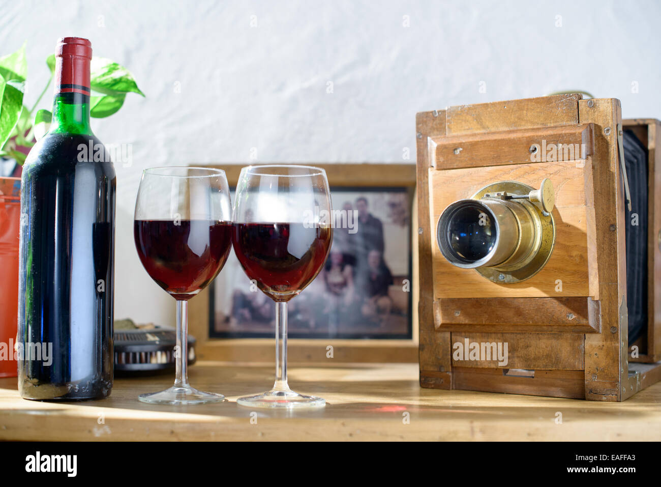 Two glasses sherry wine hi-res stock photography and images - Alamy