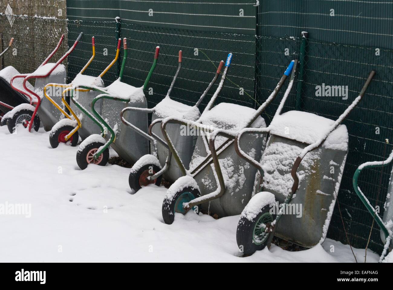 Wheelbarrows hi-res stock photography and images - Alamy